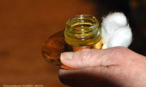 PRIERE / Onctions d’huiles / ENSEIGNEMENTS | Foi Magistère Parole de Dieu