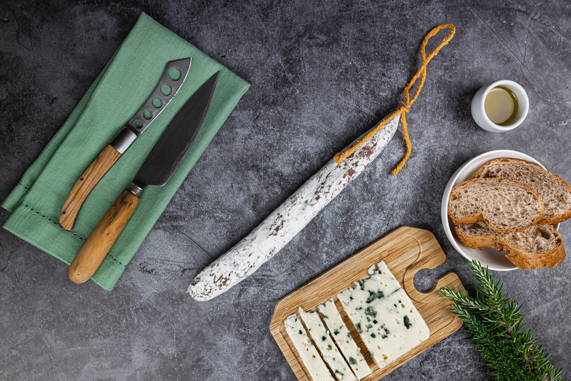 Ambachtelijke Spaanse Fuet Kopen – Authentieke Droge Worst | Heluti