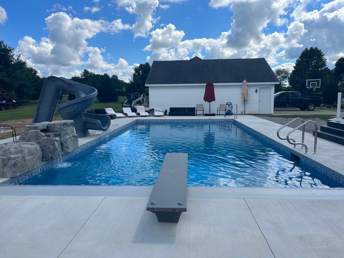 Pool Service | RAINBOW POOLS & SUPPLIES