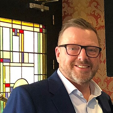 Over Mij | Bart van den Brink