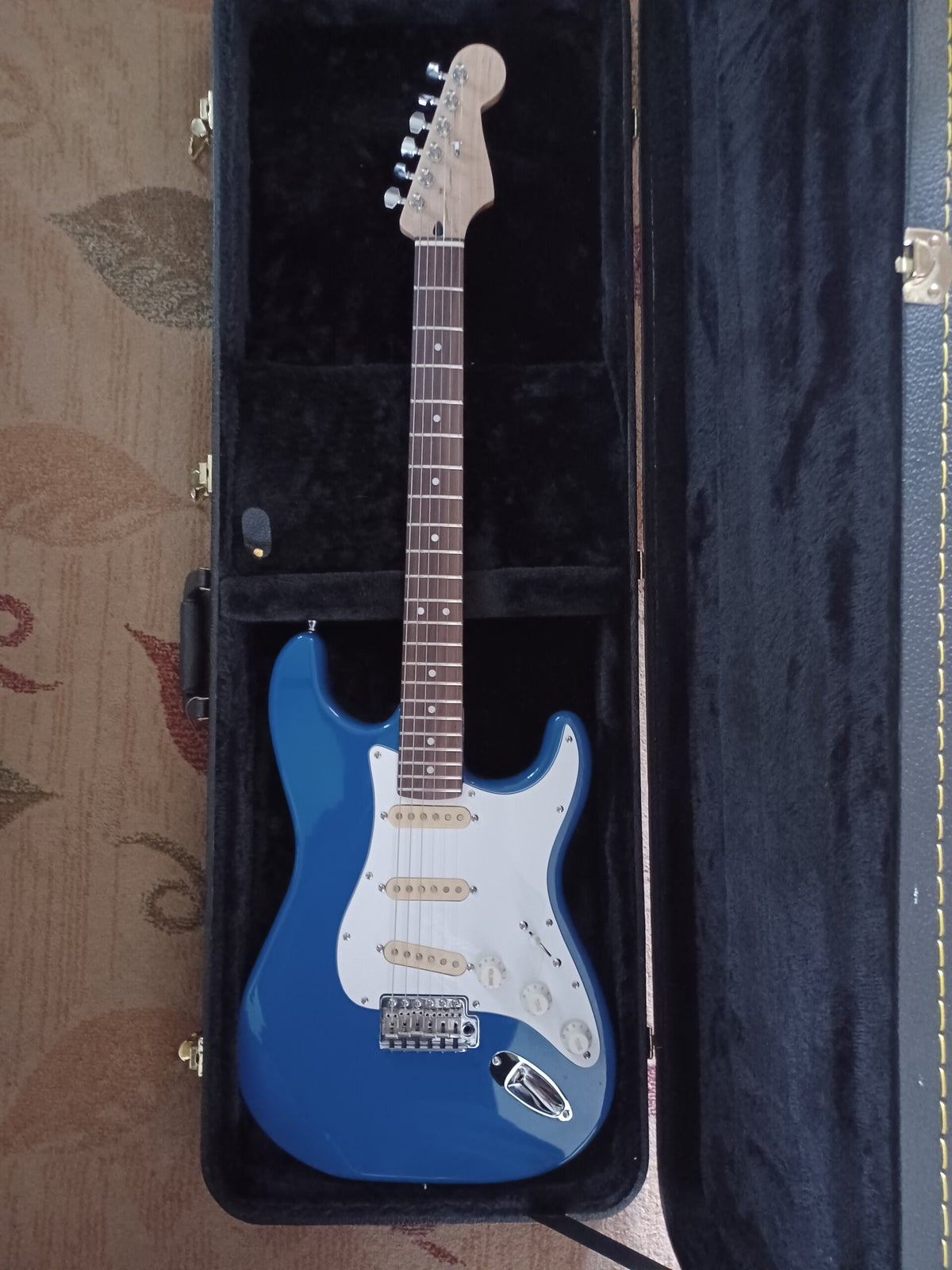 Bitter Stick and Sonic Tone guitars | git tone works