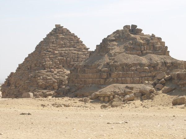 La pyramide de Mykérinos / Le plateau de Guizeh / Egypte | ancien empire