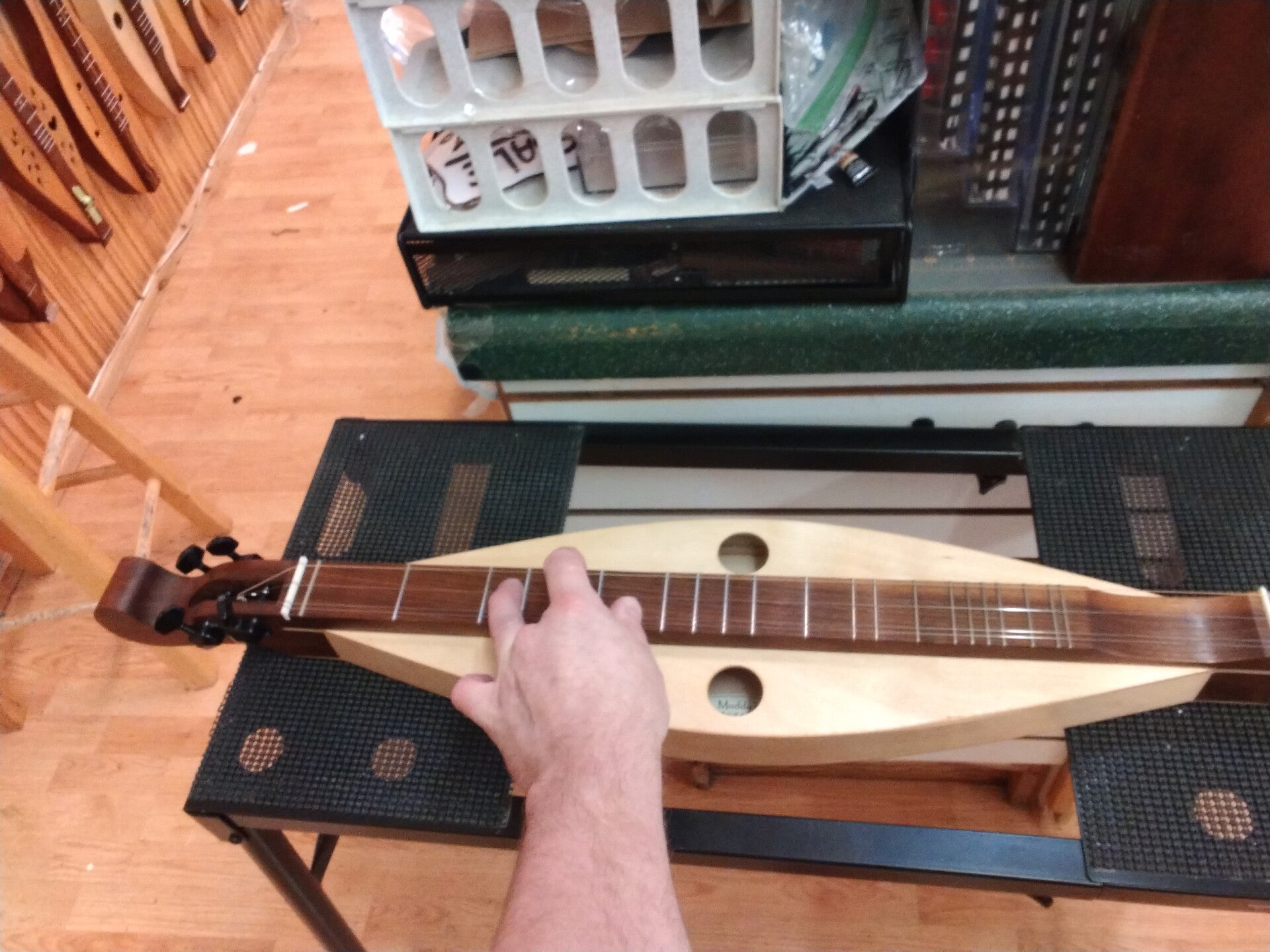 MUDDY LANE Dulci-Lin (back packer) ACCOUSTIC AND ACCOUSTIC ELECTRIC ...