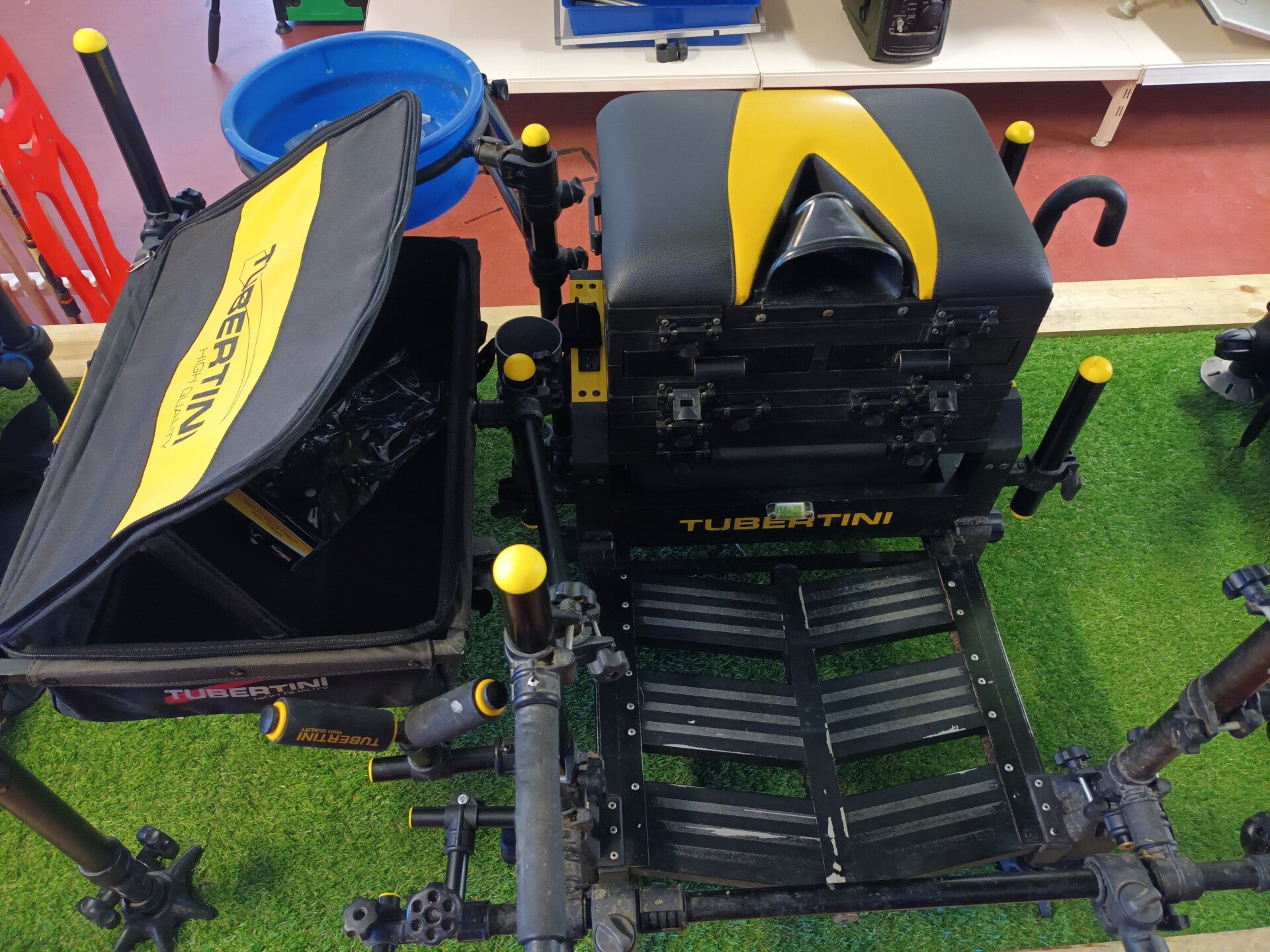 Tweedehands viskisten & accessoires | Hengelsport Evero