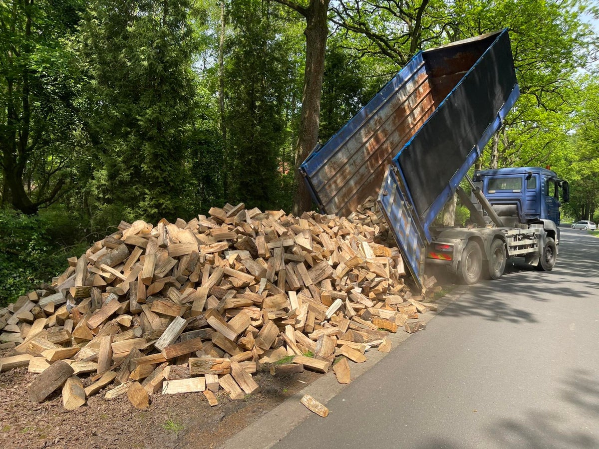 Losgestort half-droog brandhout | Brandhout gebroeders Van Autrève