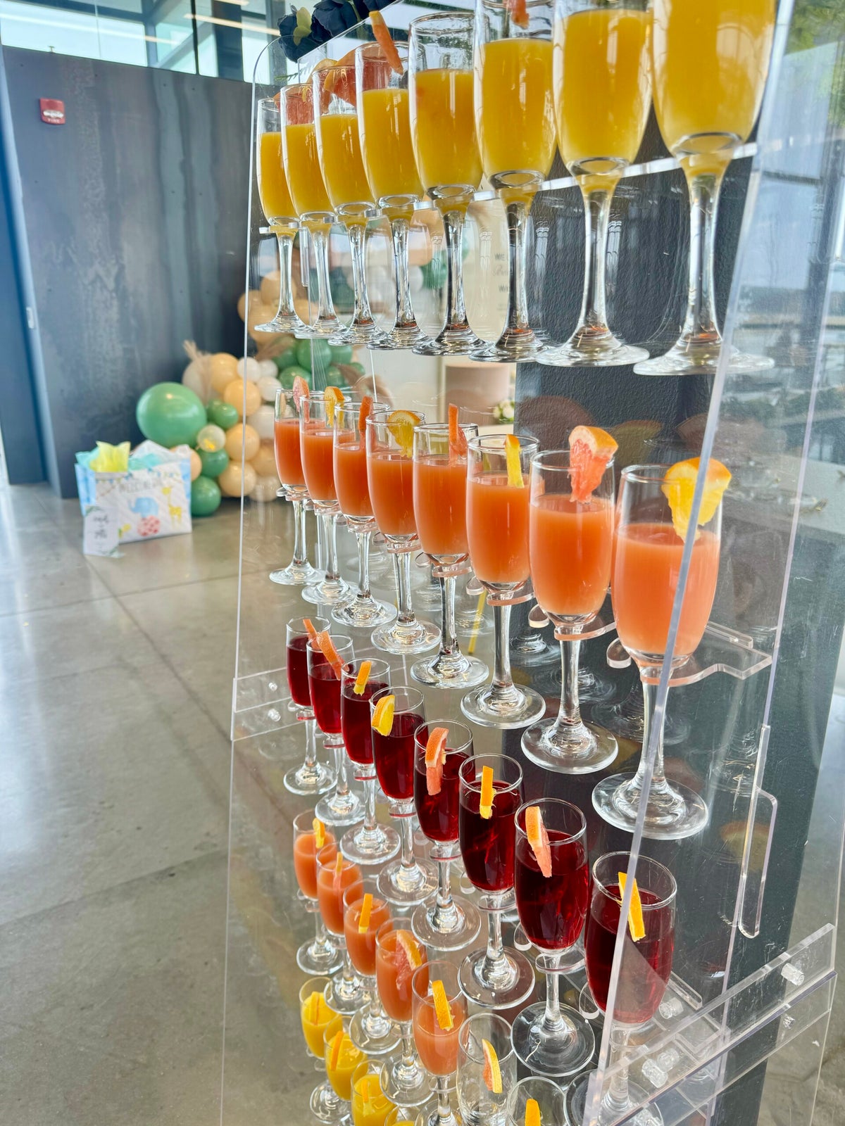 Champagne wall/ cocktail wall clear | IDEA BAR EVENTS & RENTAL