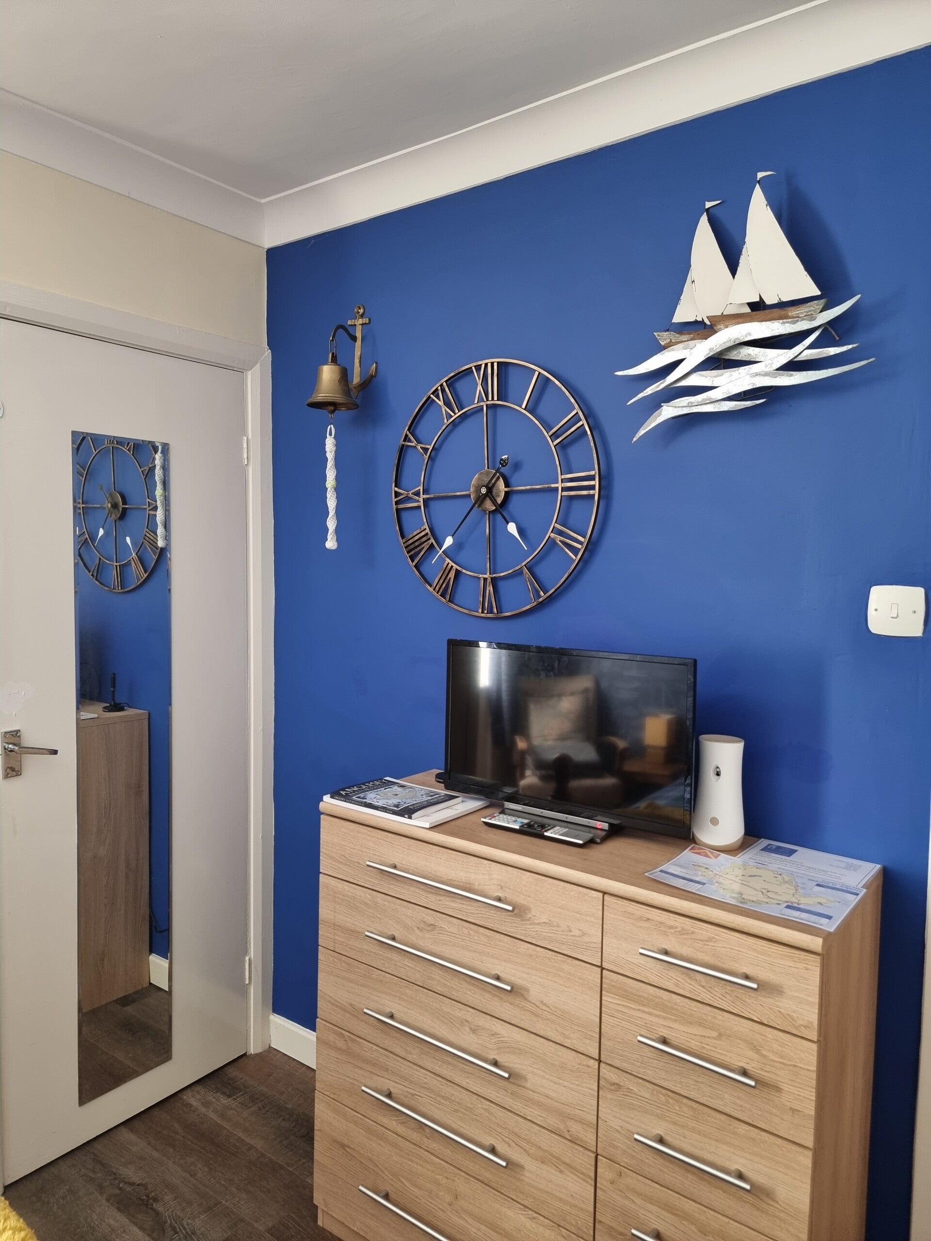 Room 5 - Captain's Cabin | Seafront Inn