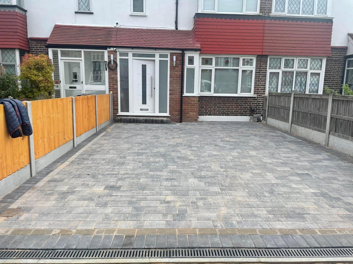 Area coverage | Rose paving and landscape