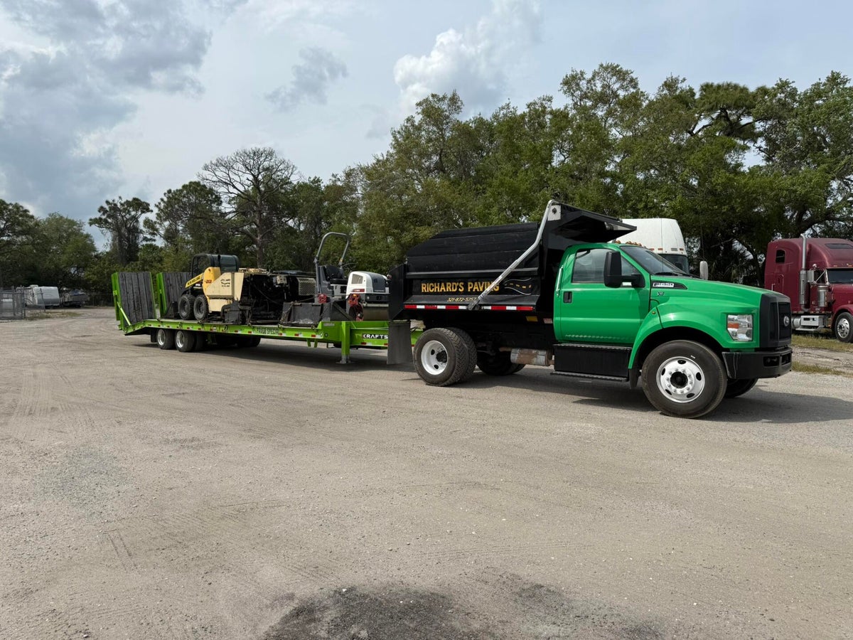 Richard's paving &sealcoating llc