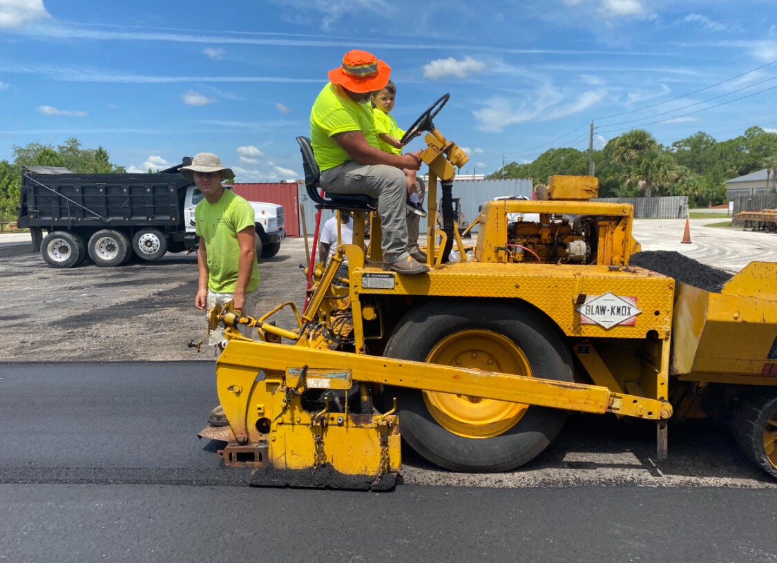 Richard's paving &sealcoating llc