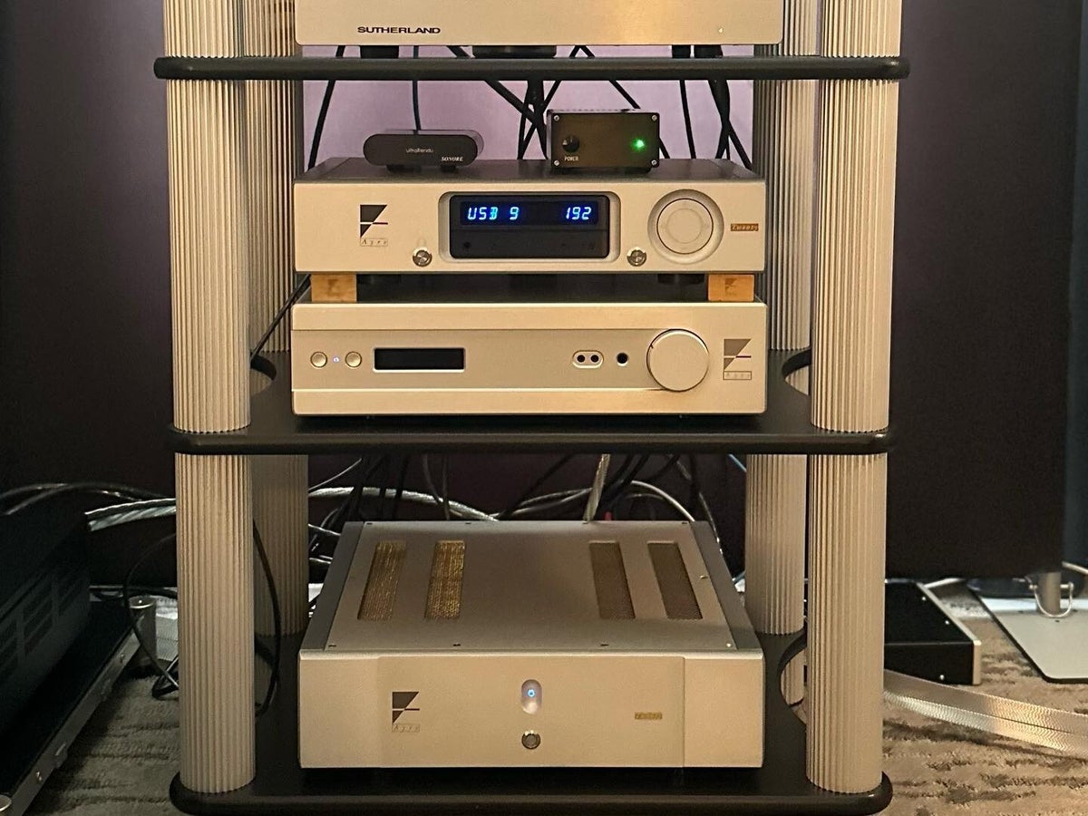 StereoWise: Amplifier - Ayre Acoustics / StereoWise: Amplifier - A ...