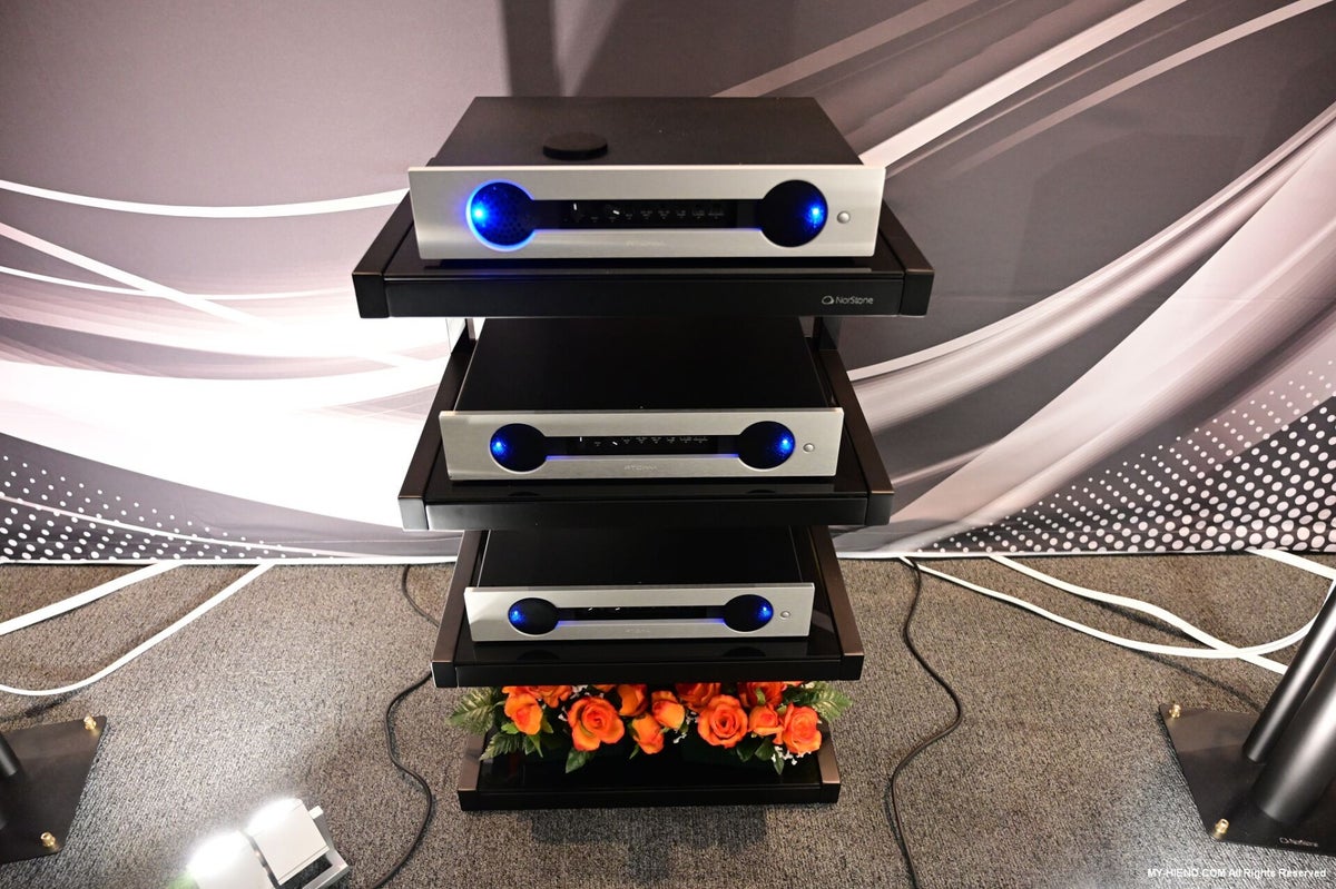 StereoWise: Amplifier - ATOHM / StereoWise: Amplifier - A / Amplifiers | StereoWise