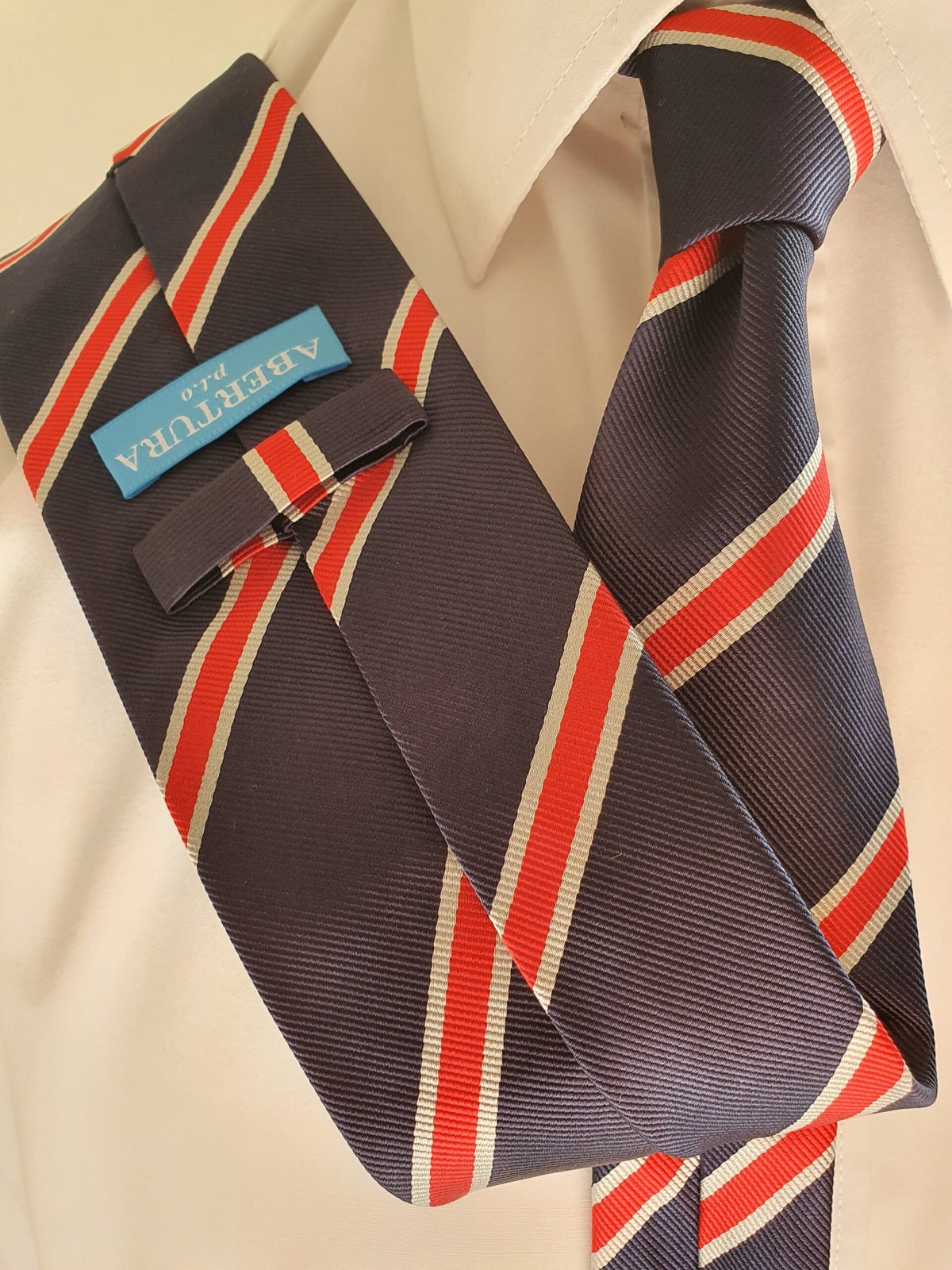 Abertura Thames | abertura-ties.co.uk