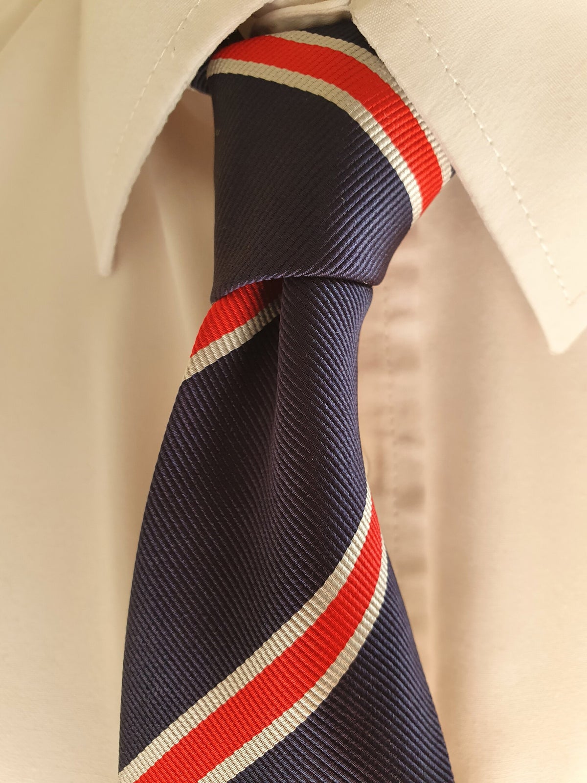 Abertura Thames | abertura-ties.co.uk