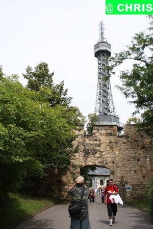 De heuvel van Praag - Petřín-uitkijktoren / Praag / Citytrips | Chrisreizen