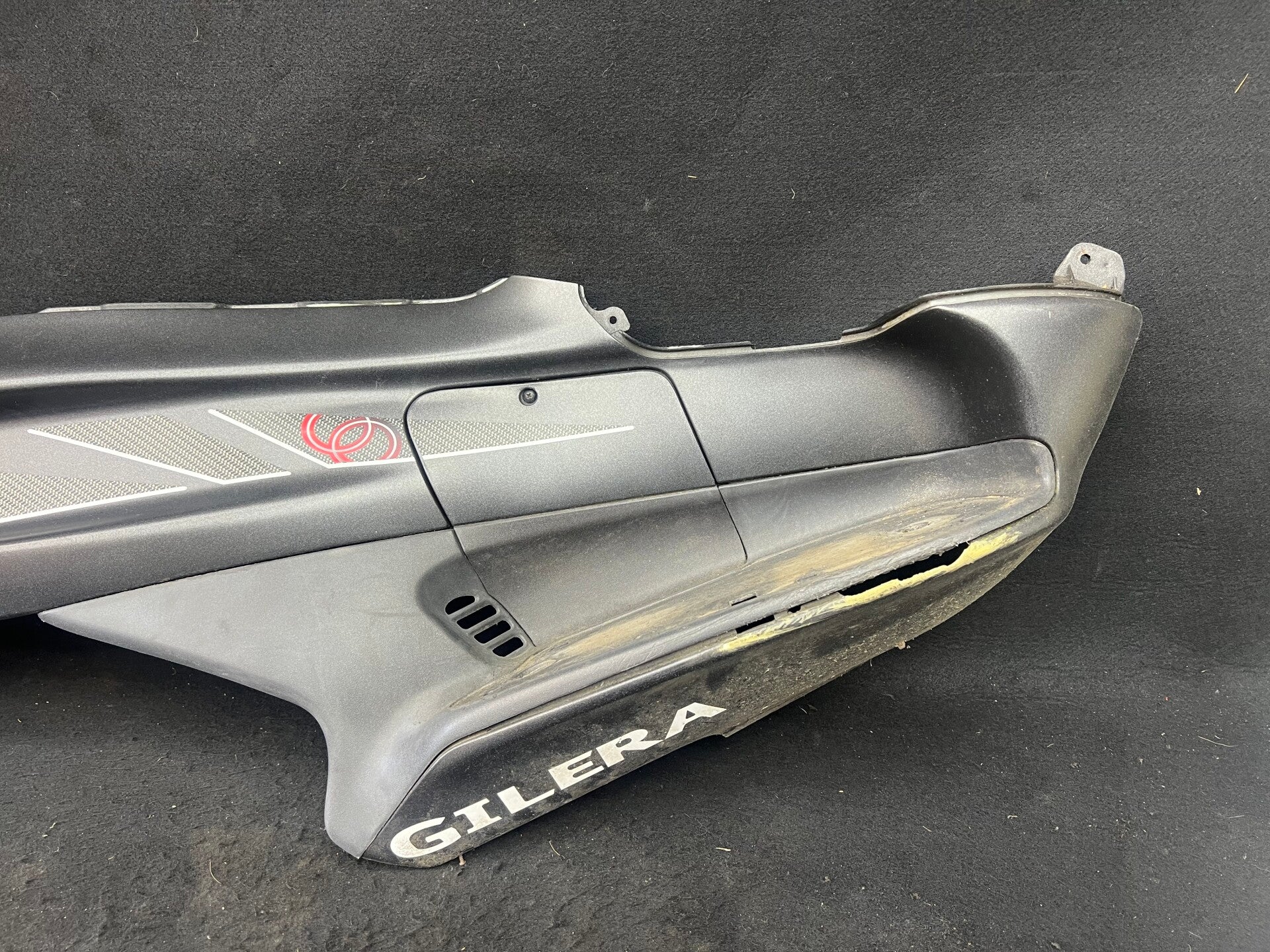 Gilera runner zijkap accu kant | Motoriparts