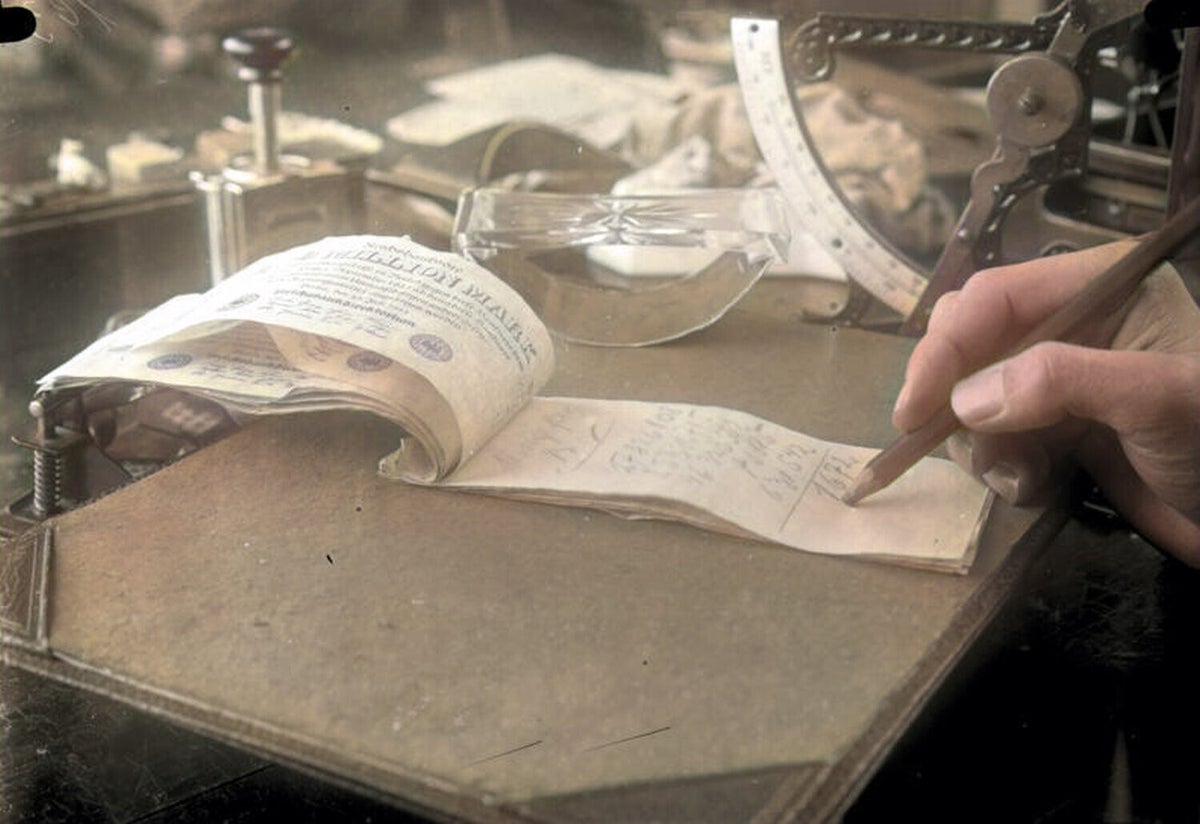 Hyperinflation / The Weimar Republic / 1918 / Interbellum 1918 - 1936 ...