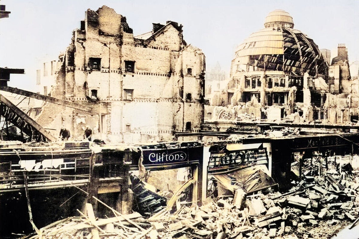 Manchester / Britain Under Fire / Phase 3: The Daytime Blitz / Battle ...