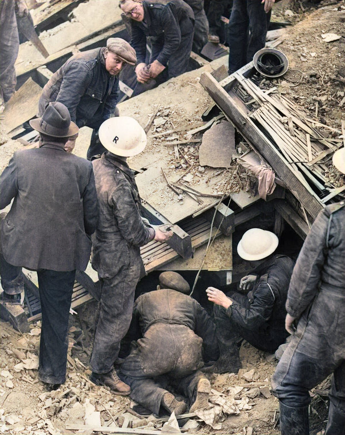 London's Burning / Britain Under Fire / Phase 3: The Daytime Blitz ...