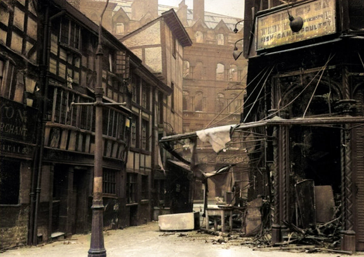 Manchester / Britain Under Fire / Phase 3: The Daytime Blitz / Battle ...