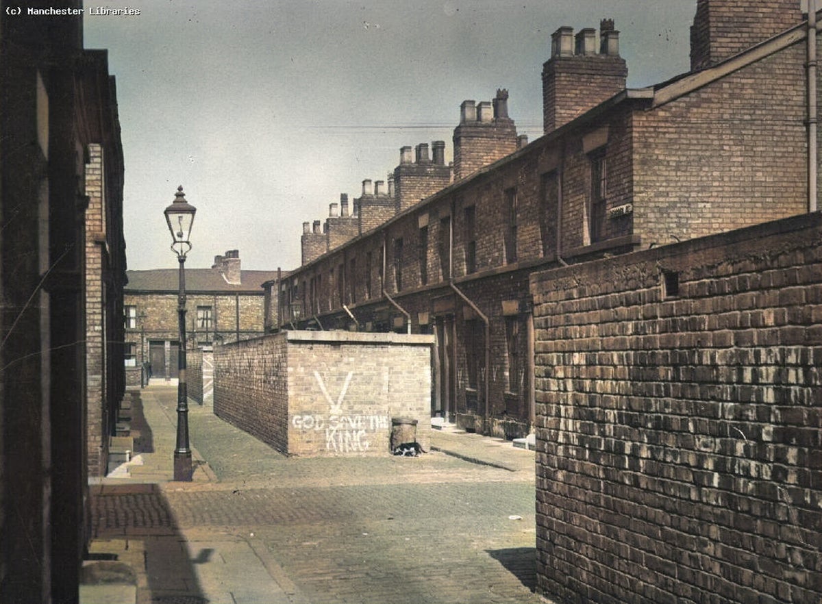 Manchester / Britain Under Fire / Phase 3: The Daytime Blitz / Battle ...