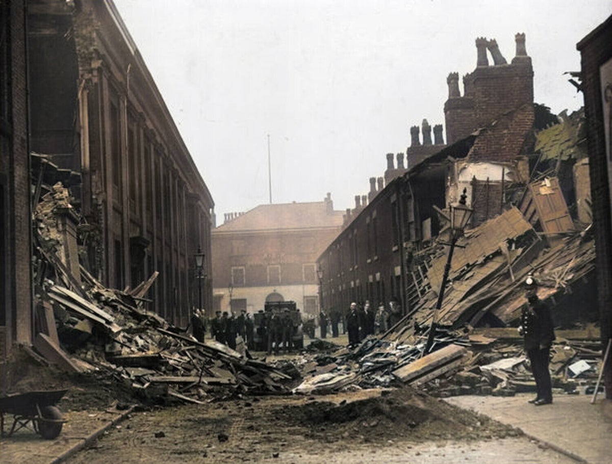 Manchester / Britain Under Fire / Phase 3: The Daytime Blitz / Battle ...