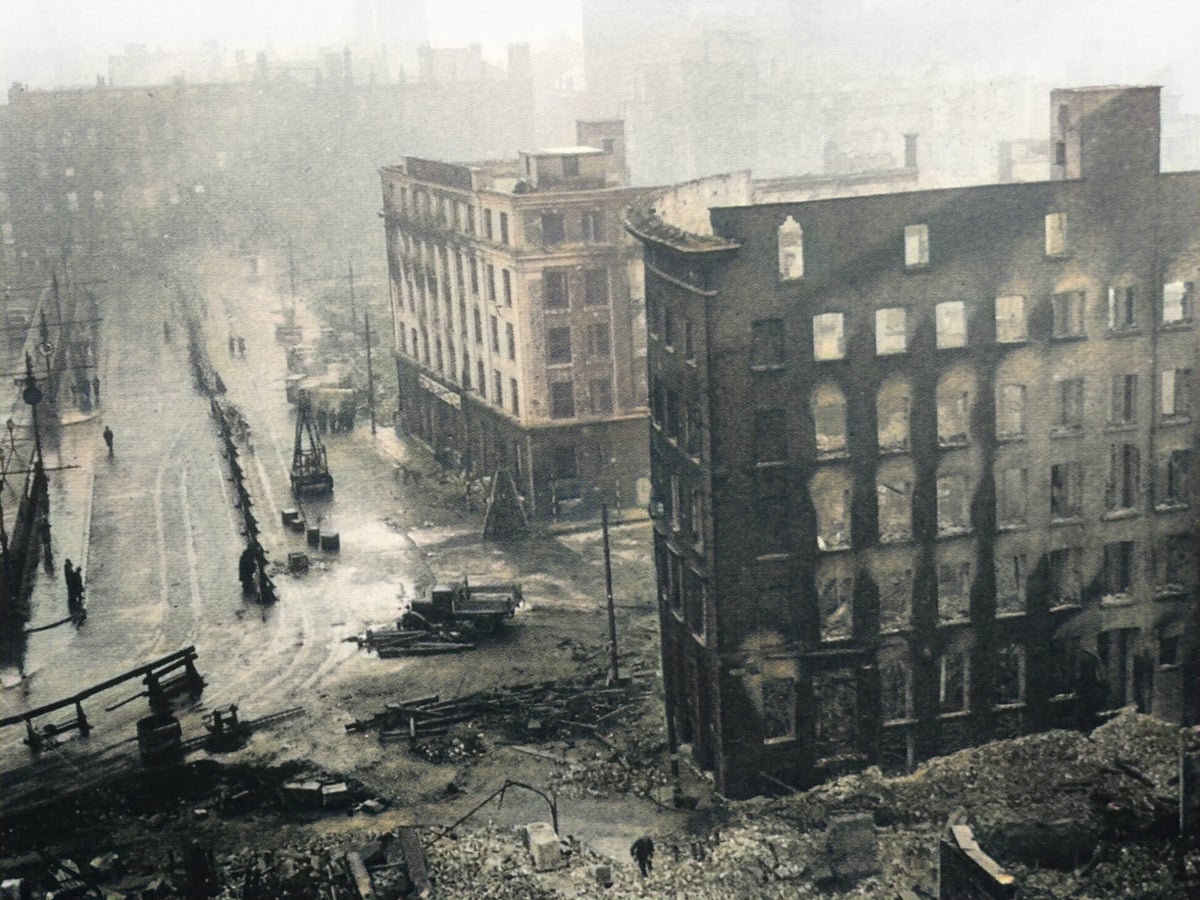 Manchester / Britain Under Fire / Phase 3: The Daytime Blitz / Battle ...