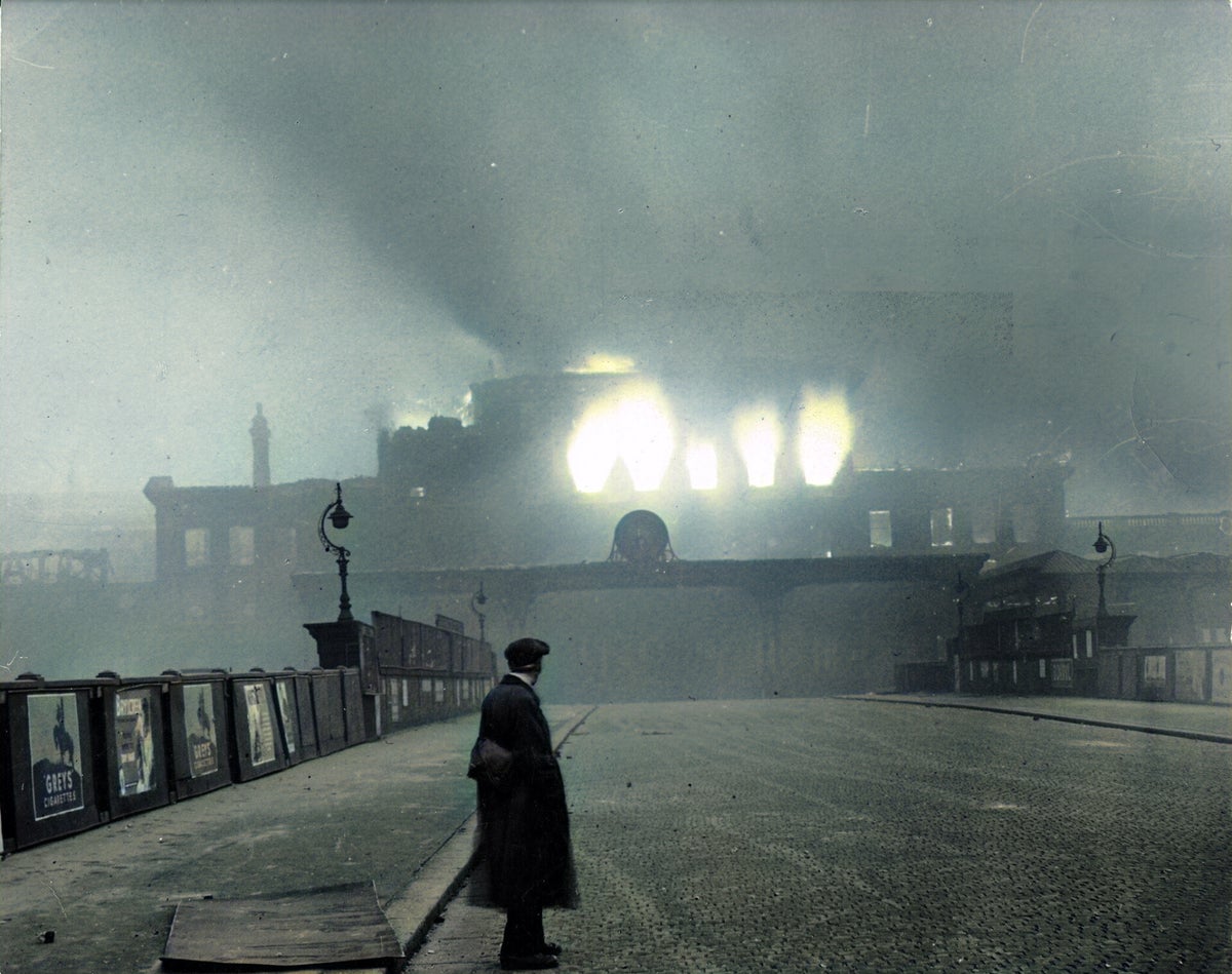 Manchester / Britain Under Fire / Phase 3: The Daytime Blitz / Battle ...