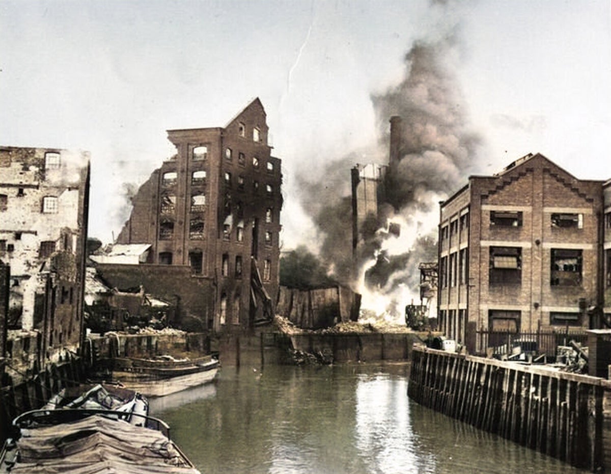 Trouble up North: Hull / Britain Under Fire / Phase 3: The Daytime ...