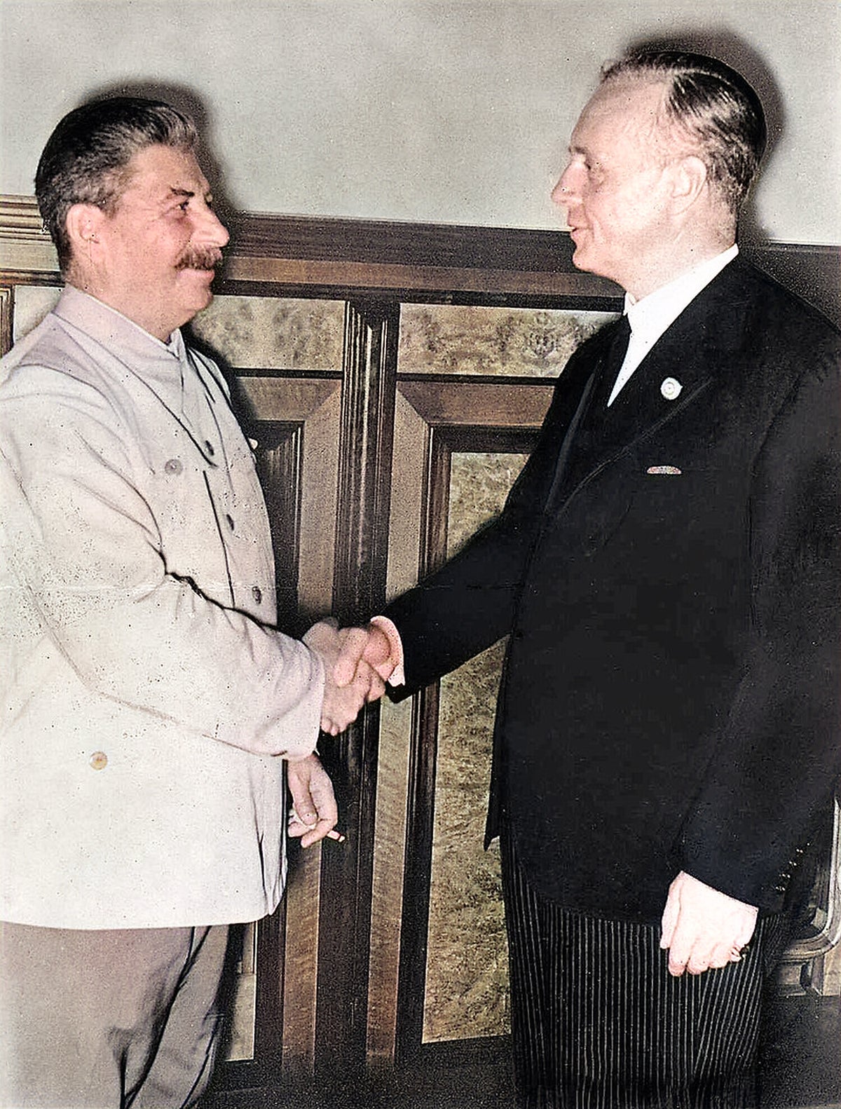 Molotov-Ribbentrop pact / Countdown to war 1936 - 1939 / Interbellum ...