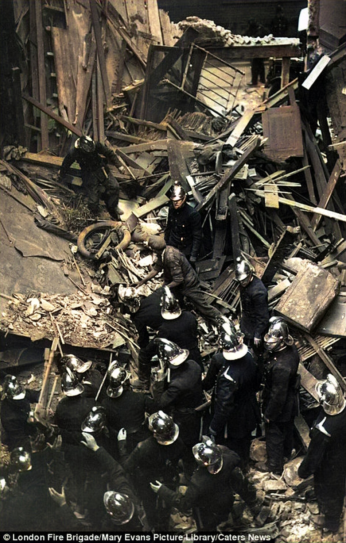 Fighting the fires / Home Front | The Second World War