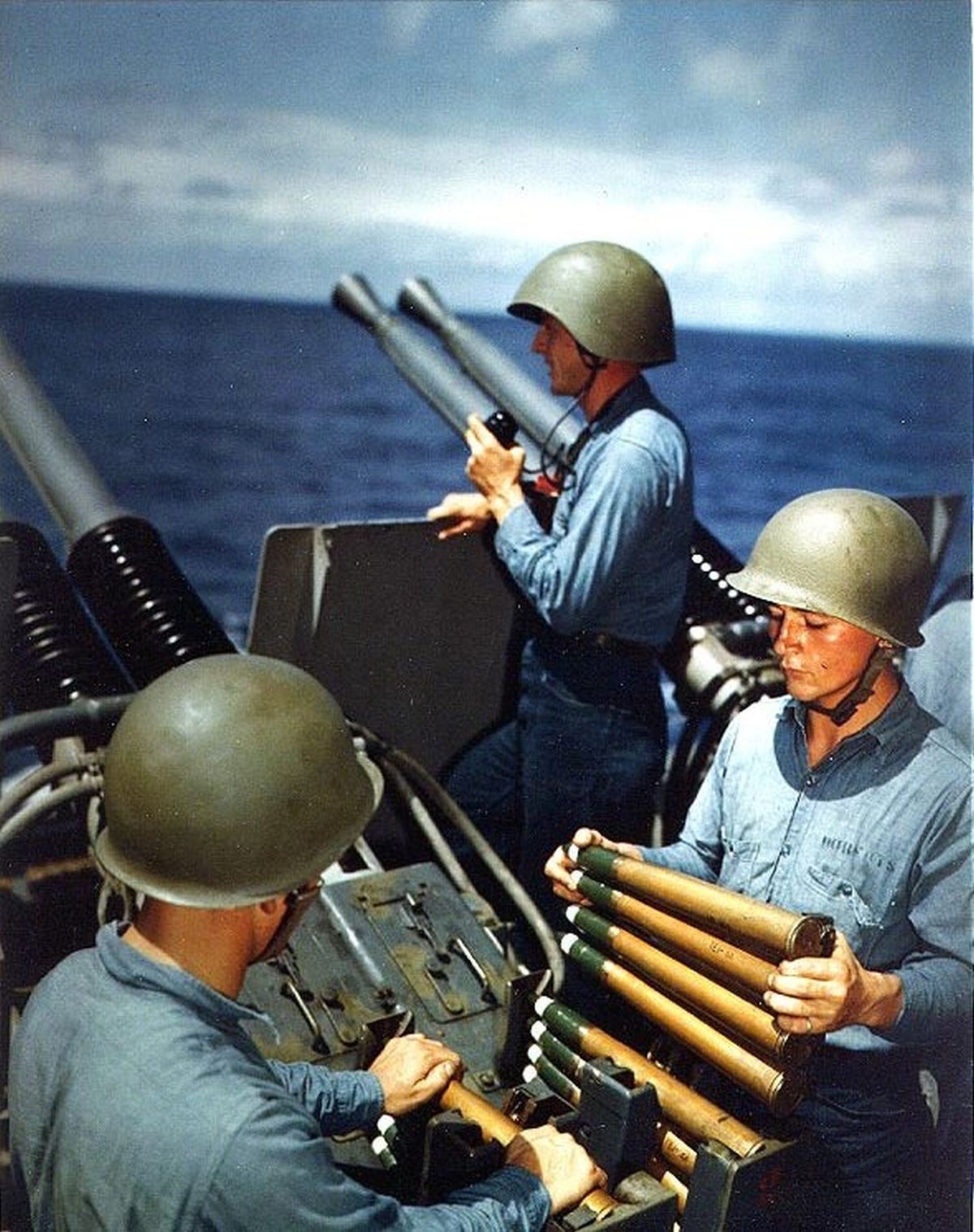 Bofors 40mm / Weapons & Warfare | The Second World War