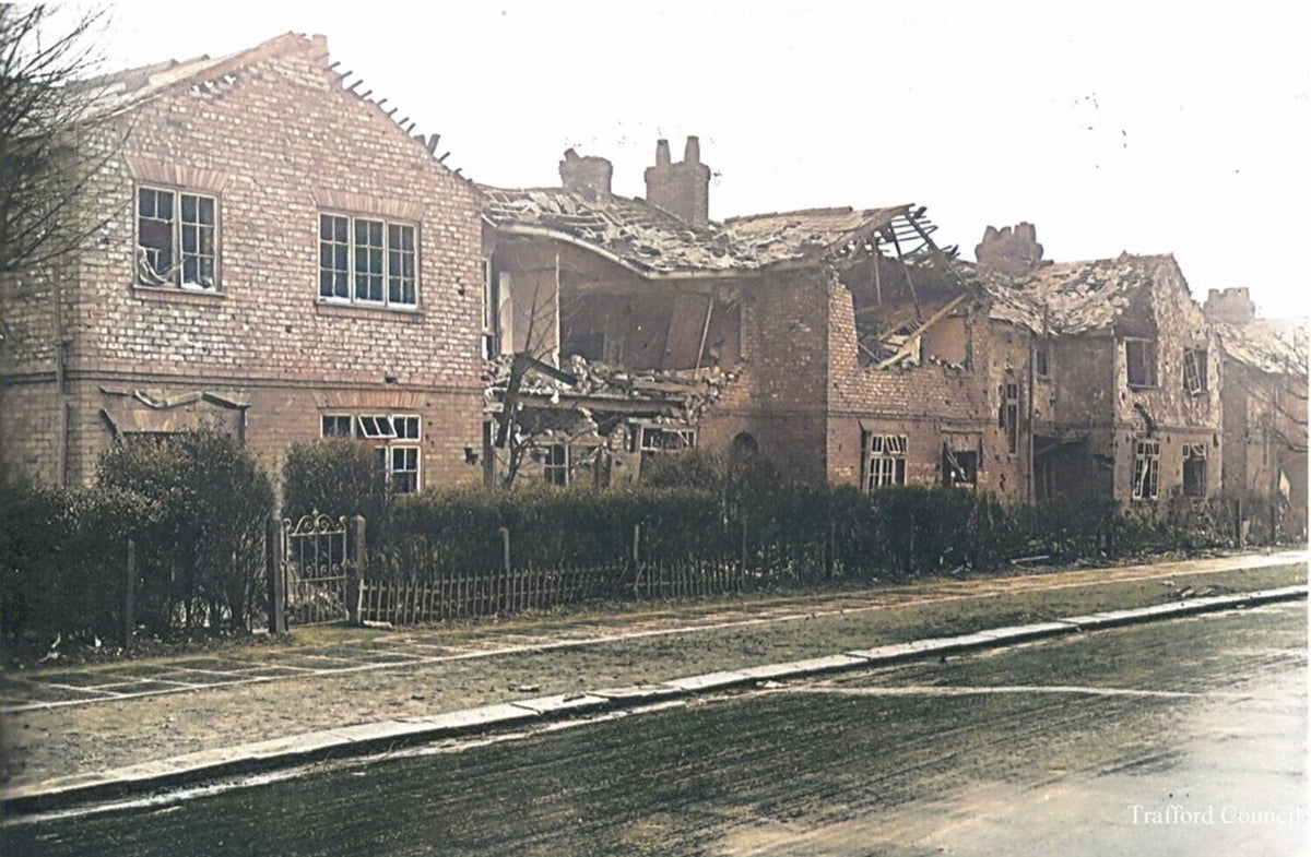 Manchester / Britain Under Fire / Phase 3: The Daytime Blitz / Battle ...