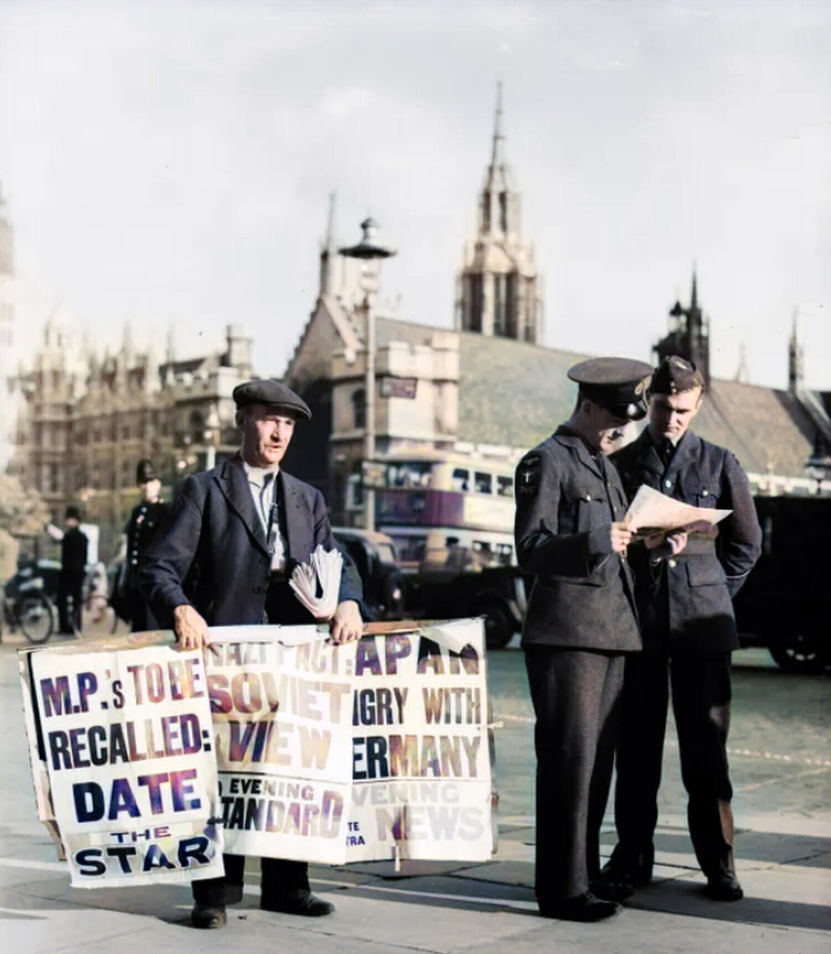 Molotov-Ribbentrop pact / Countdown to war 1936 - 1939 / Interbellum ...