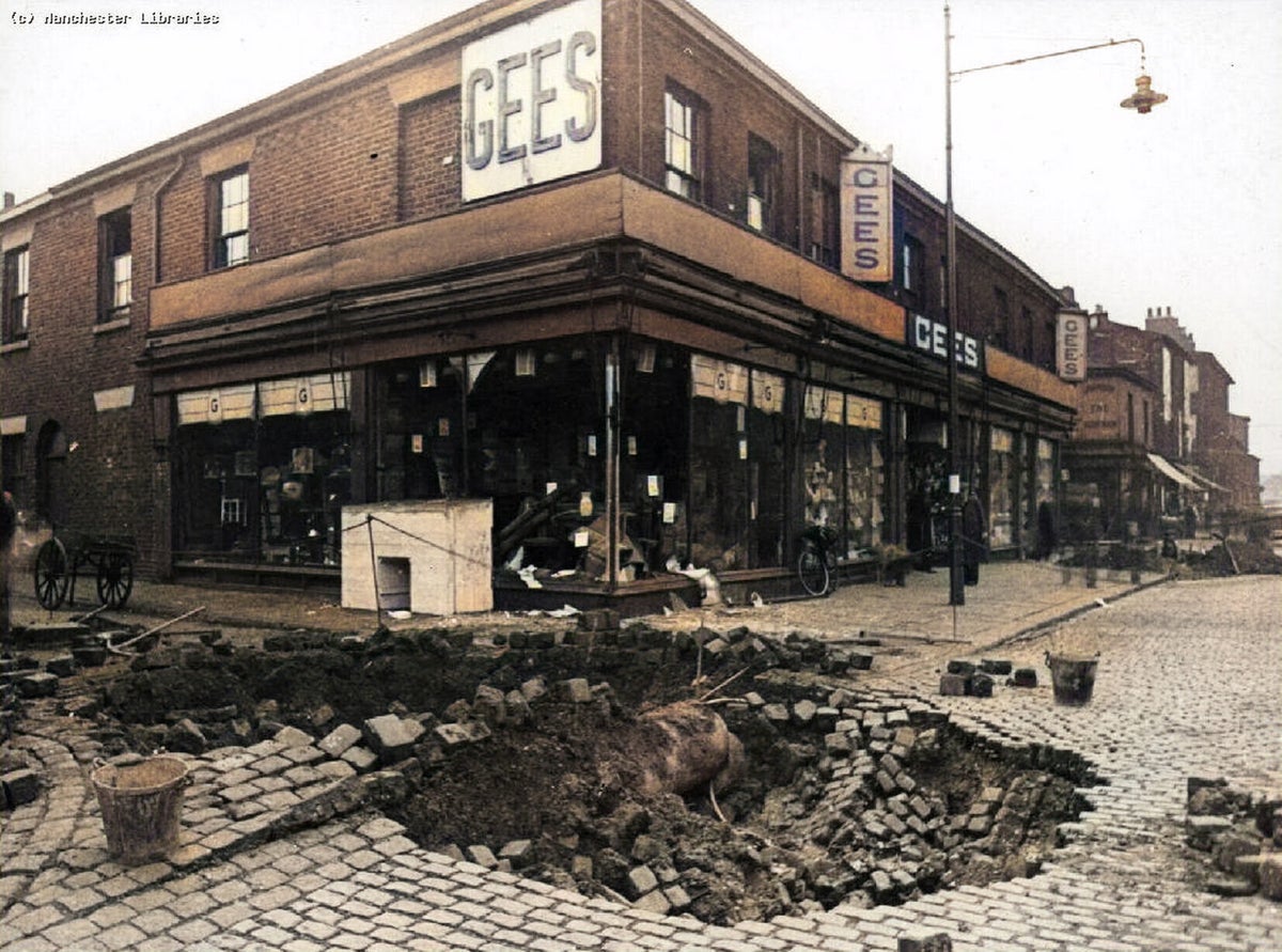 Manchester / Britain Under Fire / Phase 3: The Daytime Blitz / Battle ...