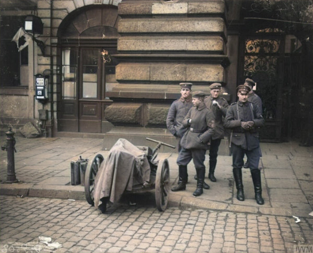 Spartacist Uprising / German Revolution / The Weimar Republic / 1918 ...