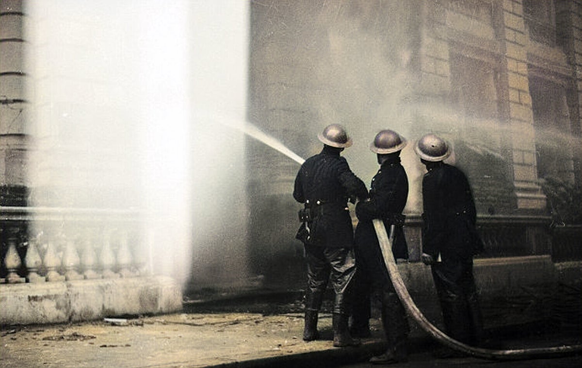 London's Burning / Britain Under Fire / Phase 3: The Daytime Blitz ...