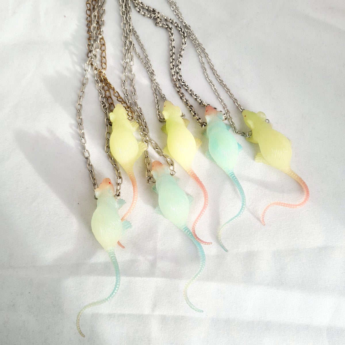 Ketting ratje yellow Glow in the dark | Into Accessories