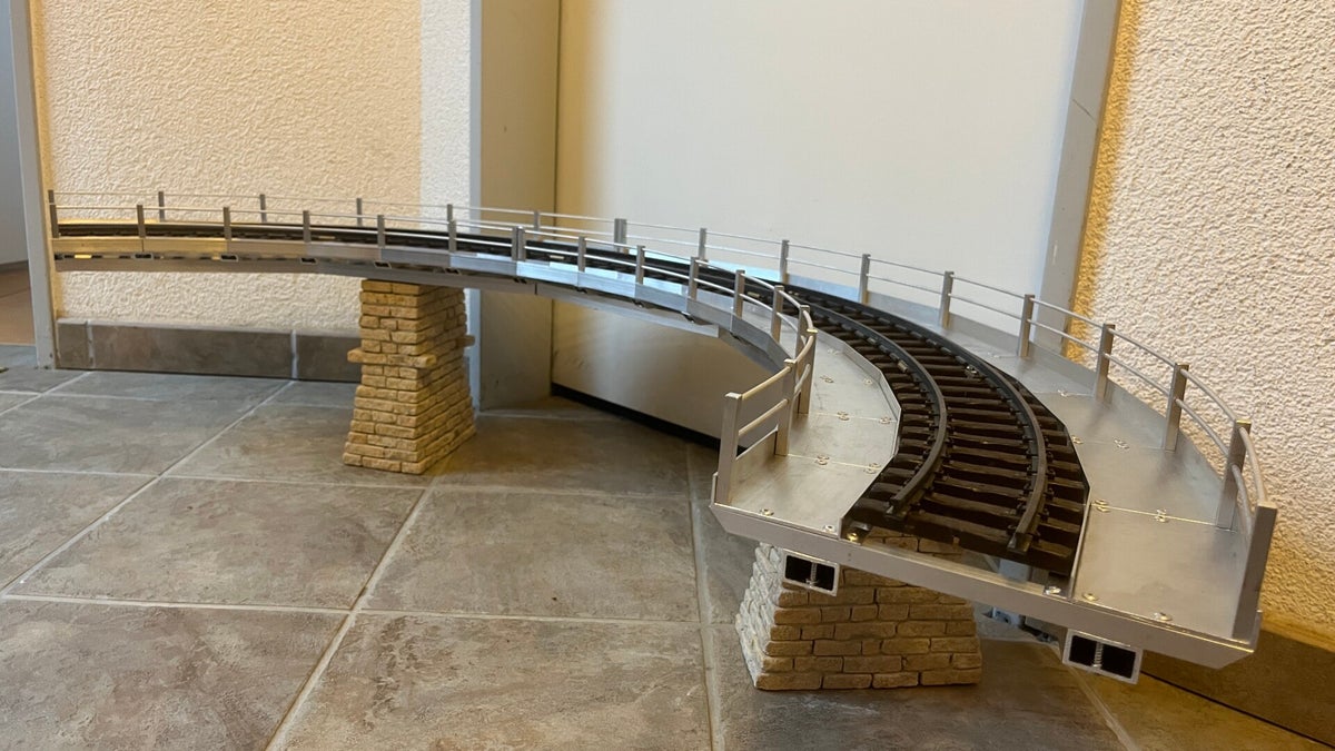 Radius bridge single with railing 1-lane | Kohler's - bridges