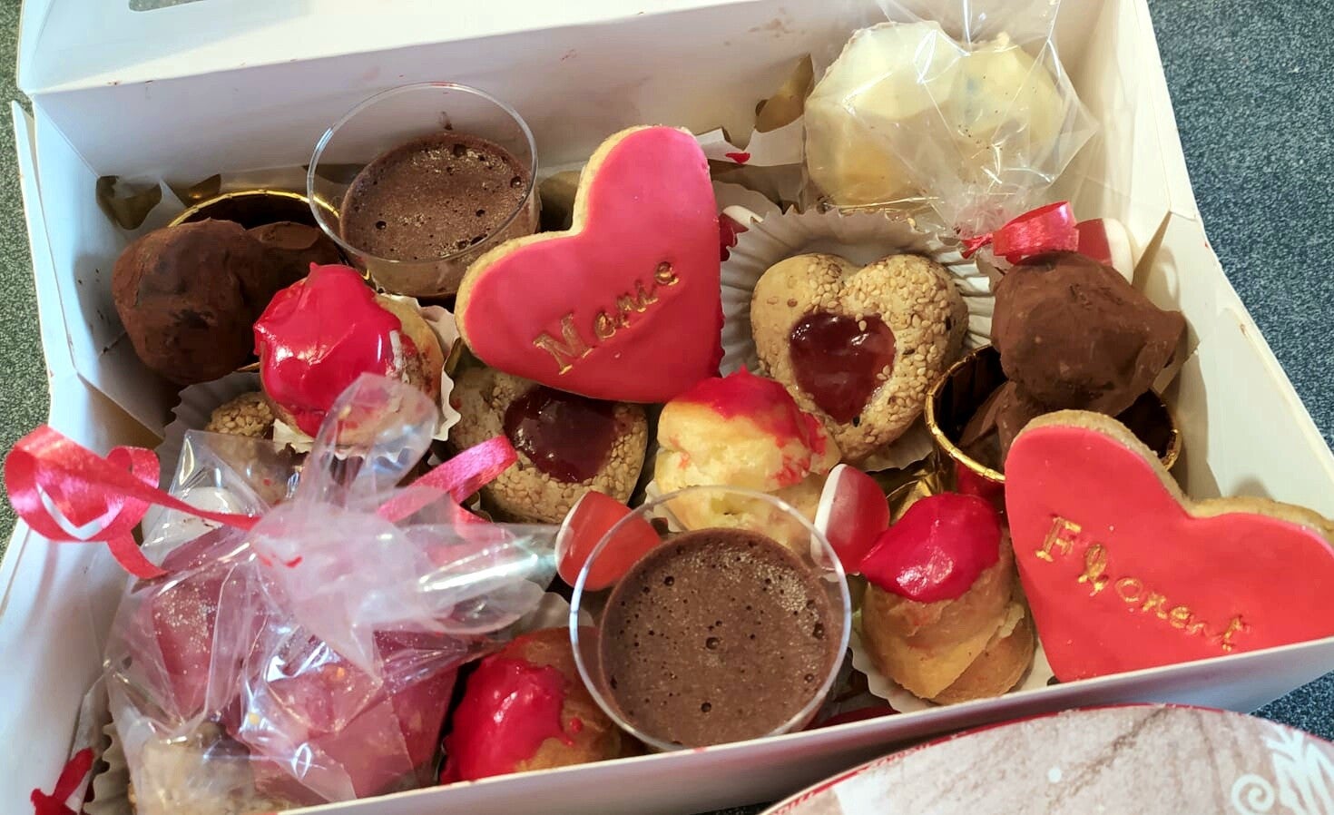 Traiteur & Cake designer, gâteaux personnalisés, patisseries francaises ...