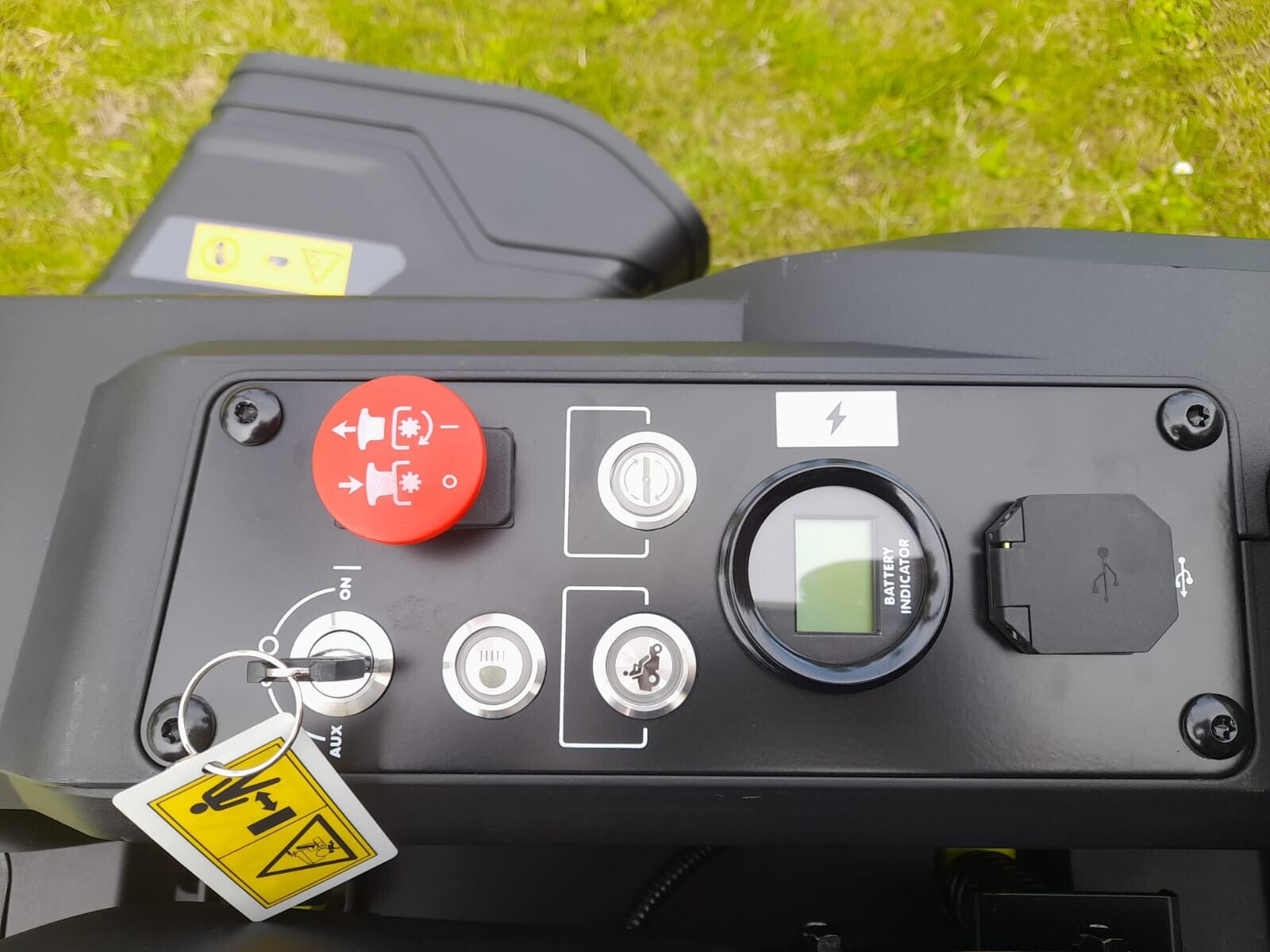 Ryobi ZTR480ex elektrische zero-turn Zitmaaier | Manshandentw.nl
