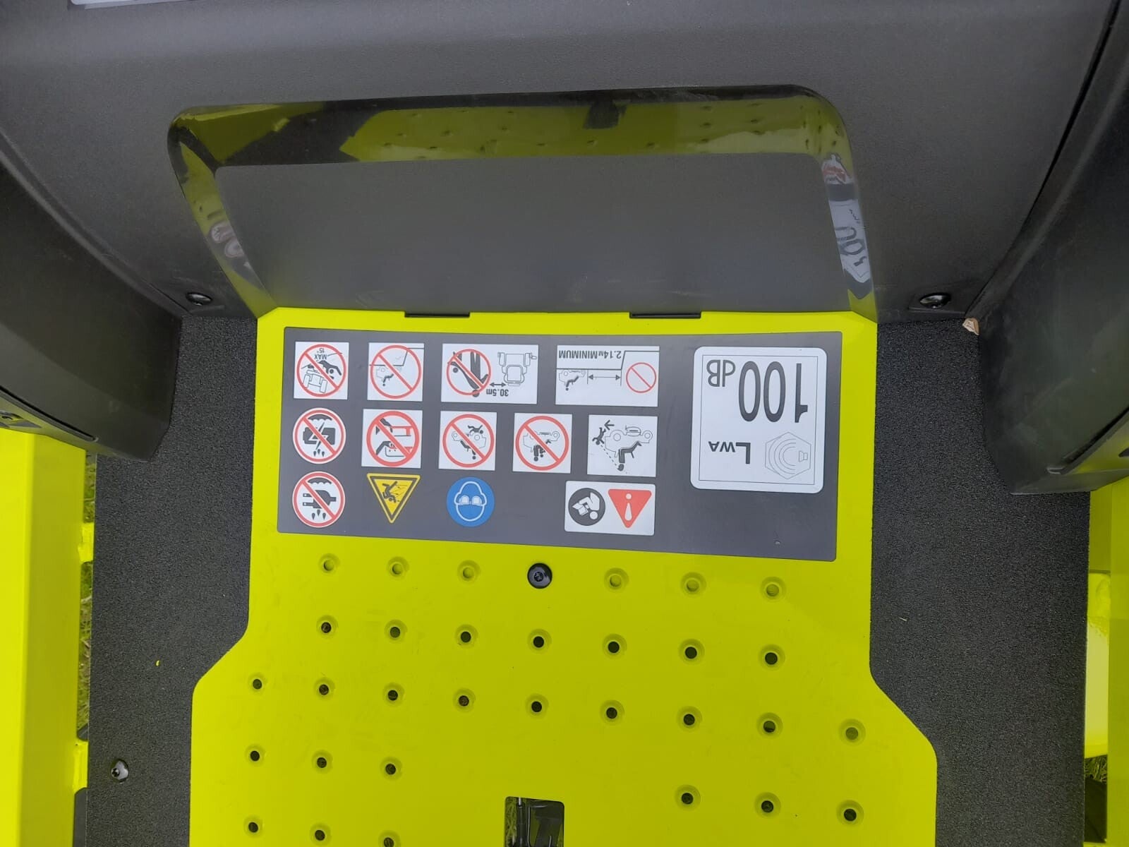 Ryobi ZTR480ex elektrische zero-turn Zitmaaier | Manshandentw.nl