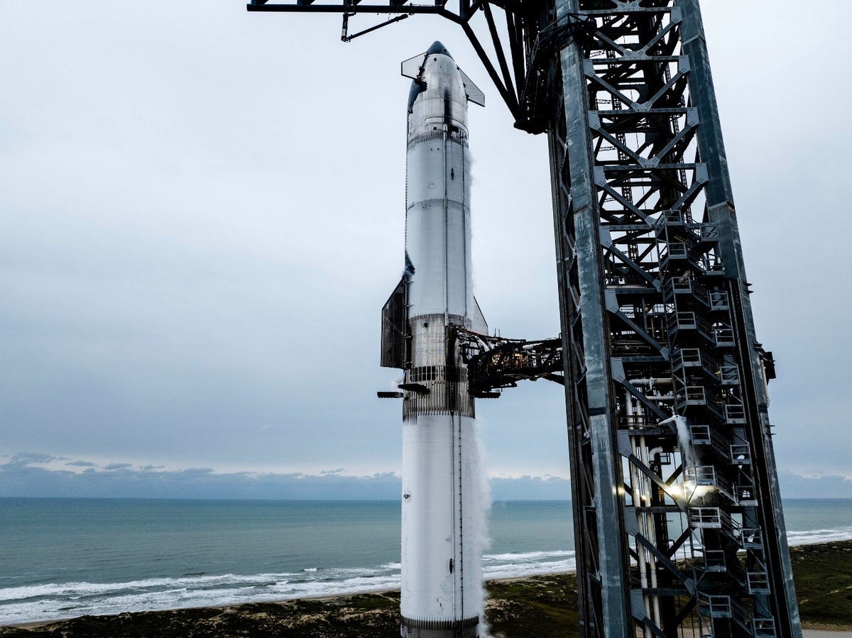 SpaceX Prepares for Starship Flight 7 : Stacks And Cryo Tests Ahead Of ...