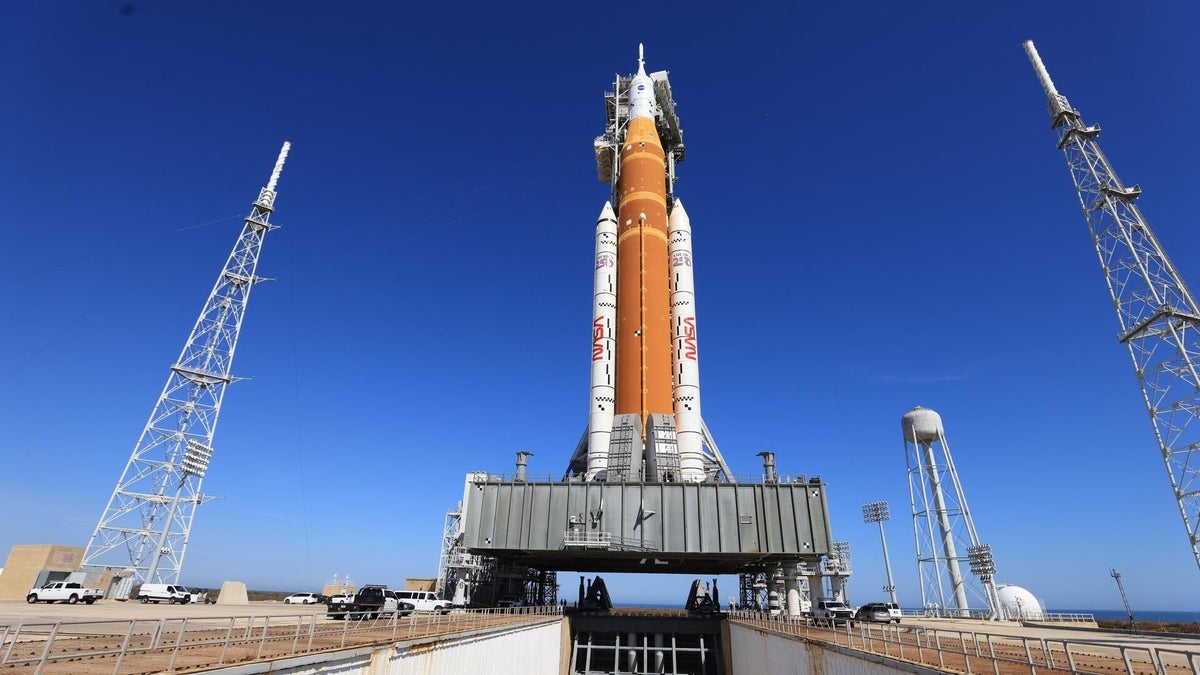 Helium System Snag Forces Artemis II Moon Rocket Rollback, Delays ...