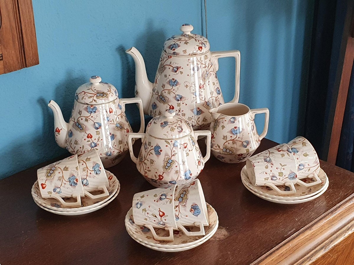 Petrus Regout Decor 200 / Flonkering Maastrichts aardewerk en brocante