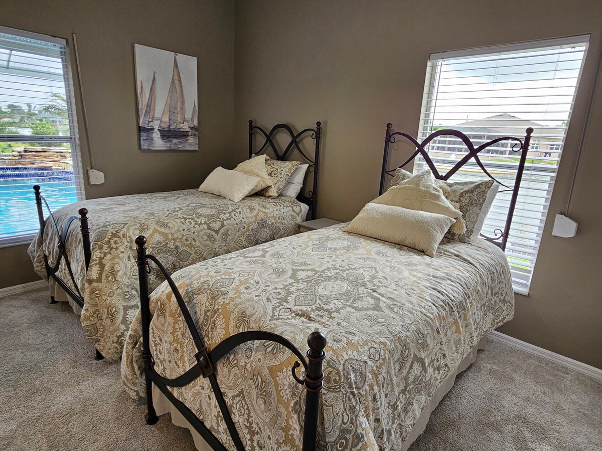Lakehouse Photos | Cape Coral Lakehouse