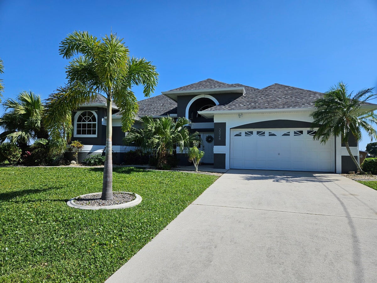 Lakehouse Photos | Cape Coral Lakehouse