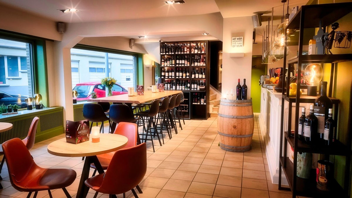 Koffiebar, Wijnbar en Tapasbar "De Golf" Bredene