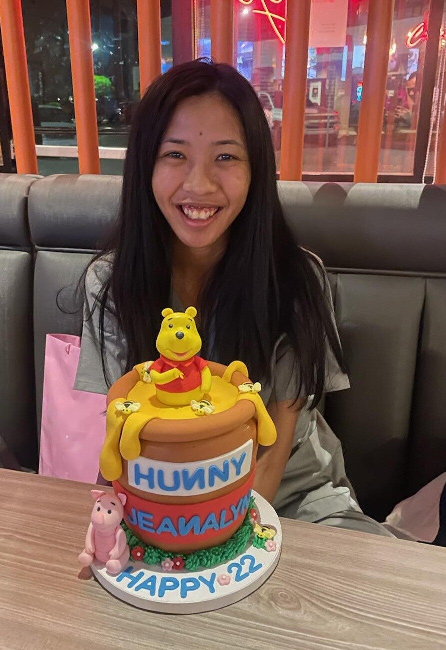 Noni's Custom Cakes by Victoria
