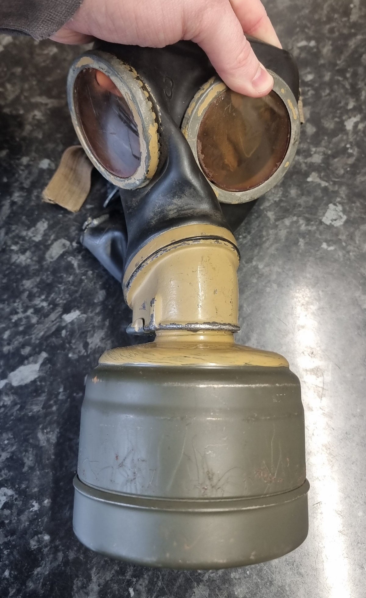 Original WW2 1942 Dated gas mask and canister set. | Proctors Militaria